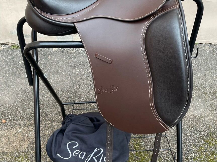 Седло выездковое Carina Pro