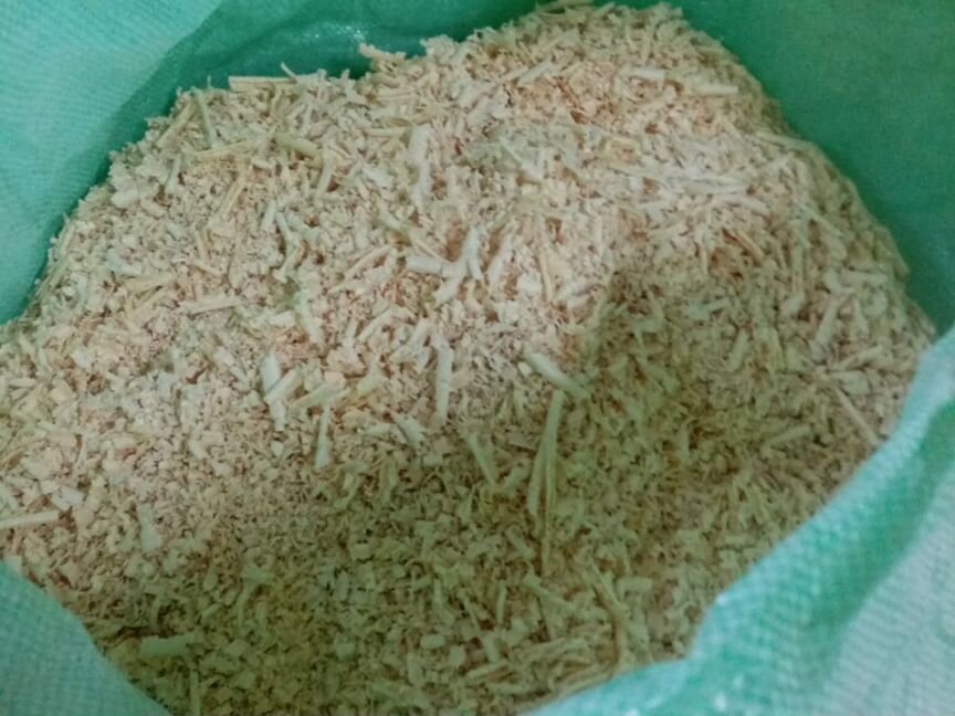 Опилки в мешках