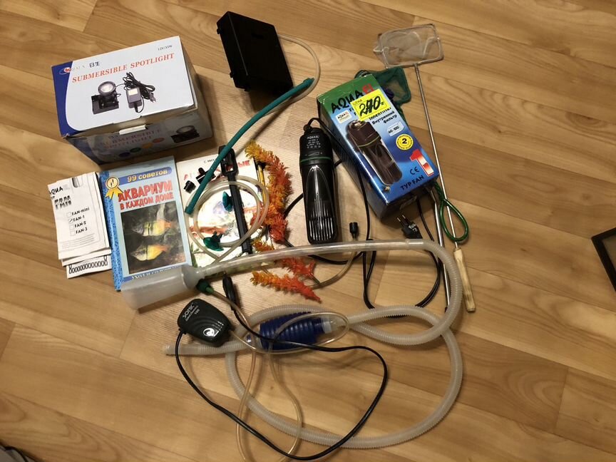 Два аквариума и аксессуары