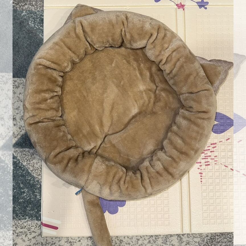 Лежанка для кошек и собак новая