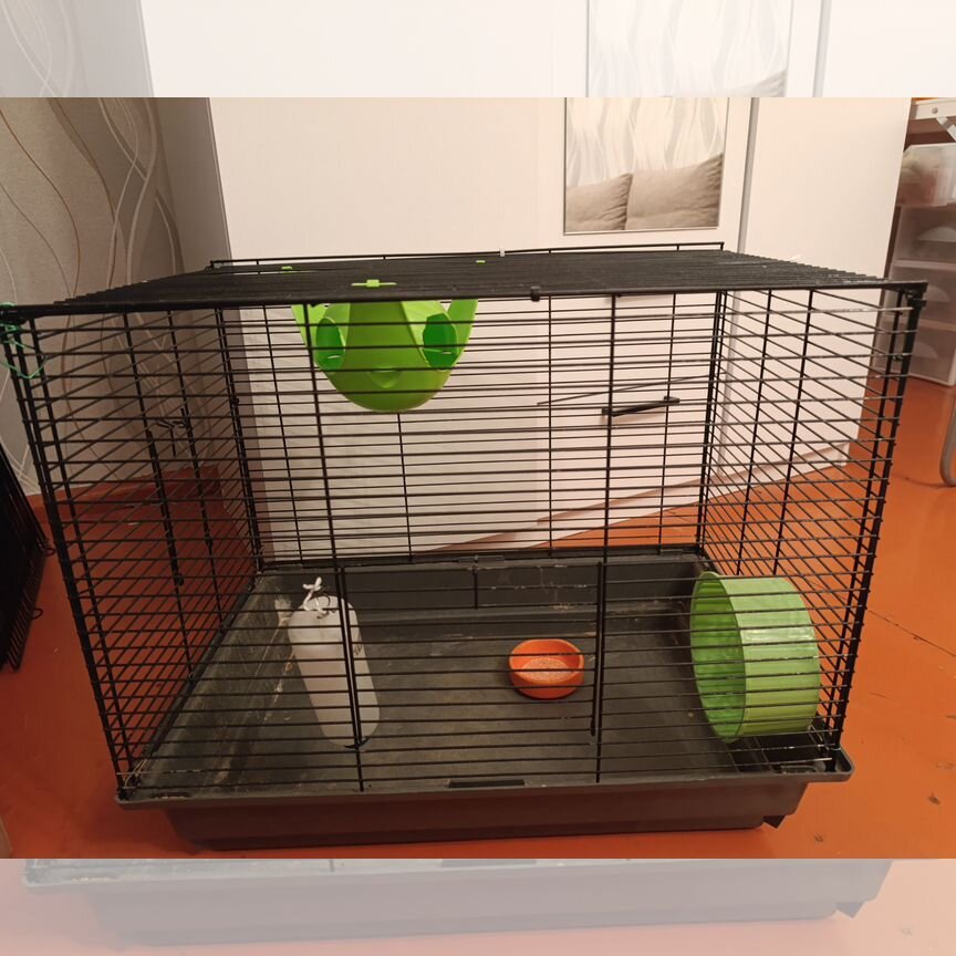 Клетка гигантская, просторная с приданным