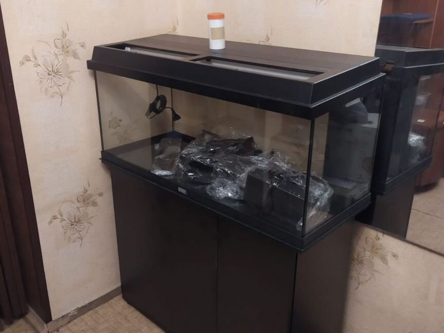 Аквариум с тумбой Ювель на 160 литров
