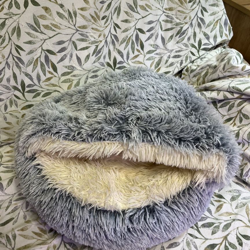 Лежанка для кошек
