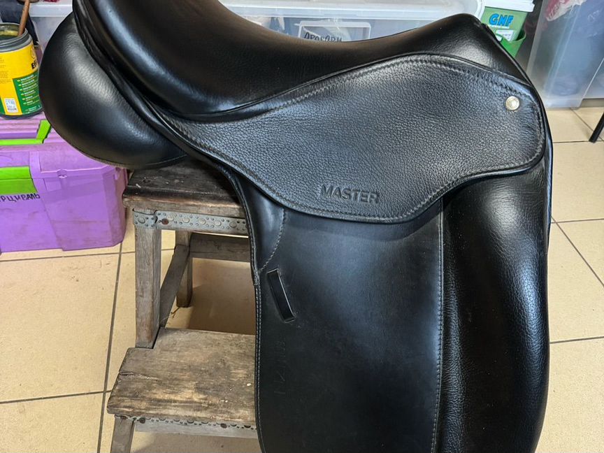 Седло для лошади
