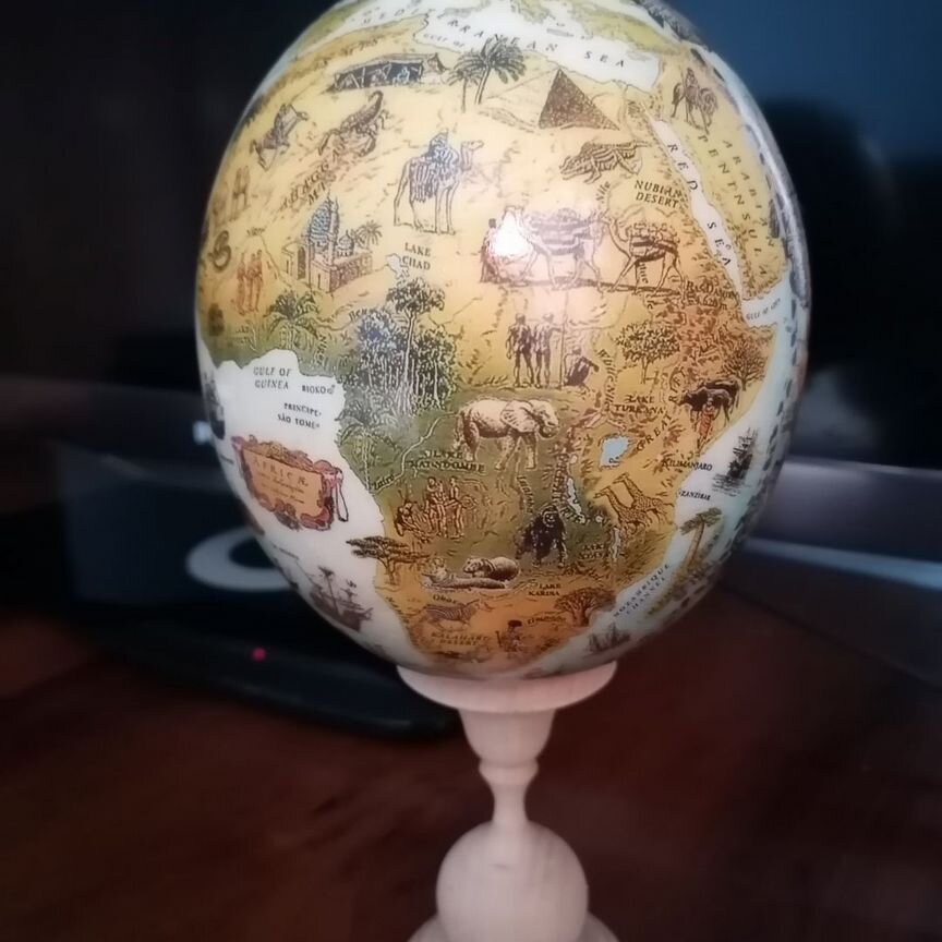 Яйцо страусиное