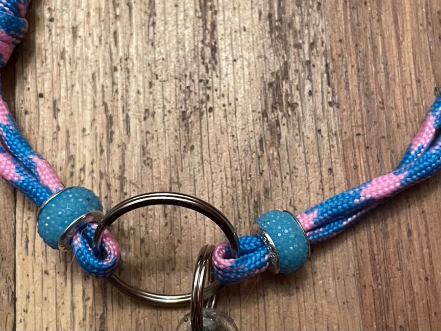 Шнурок для адресника