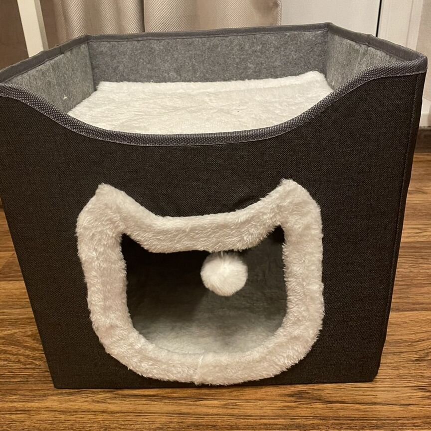 Кошачий домик с когтеточкой