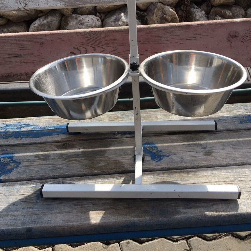 Подставка для кормления собак