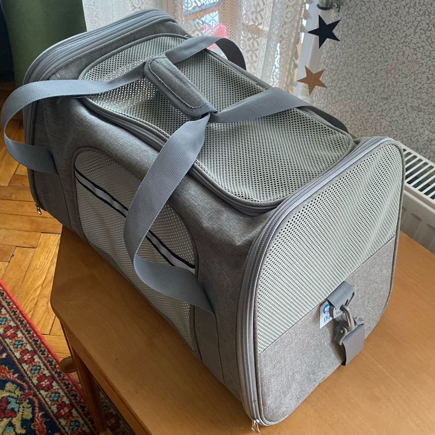 Переноска для кошек и собак
