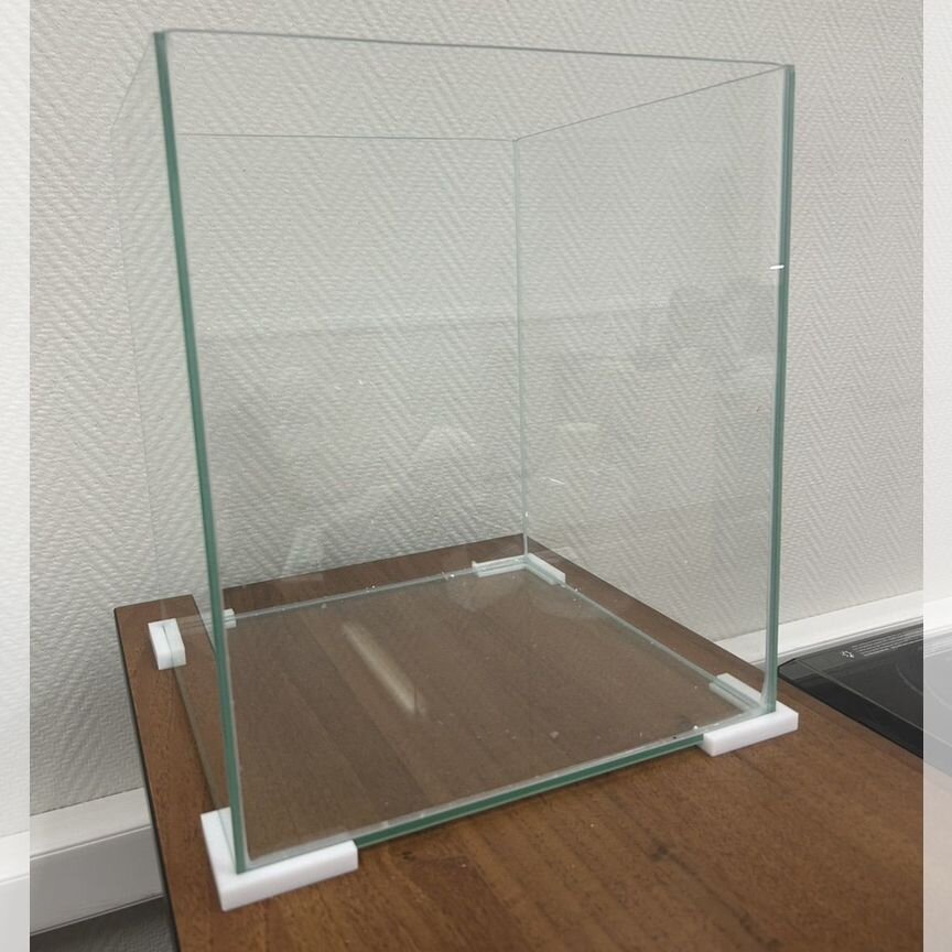 Уголок подставка для аквариума 60х60 мм