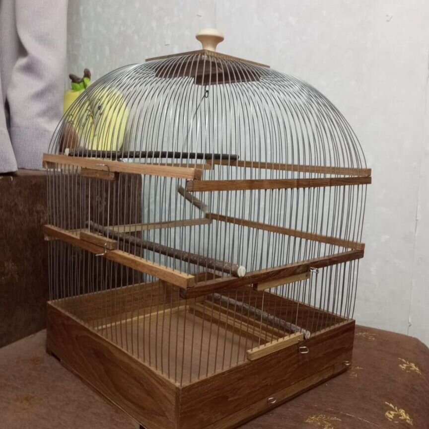 Деревянная клетка формы купол для птиц