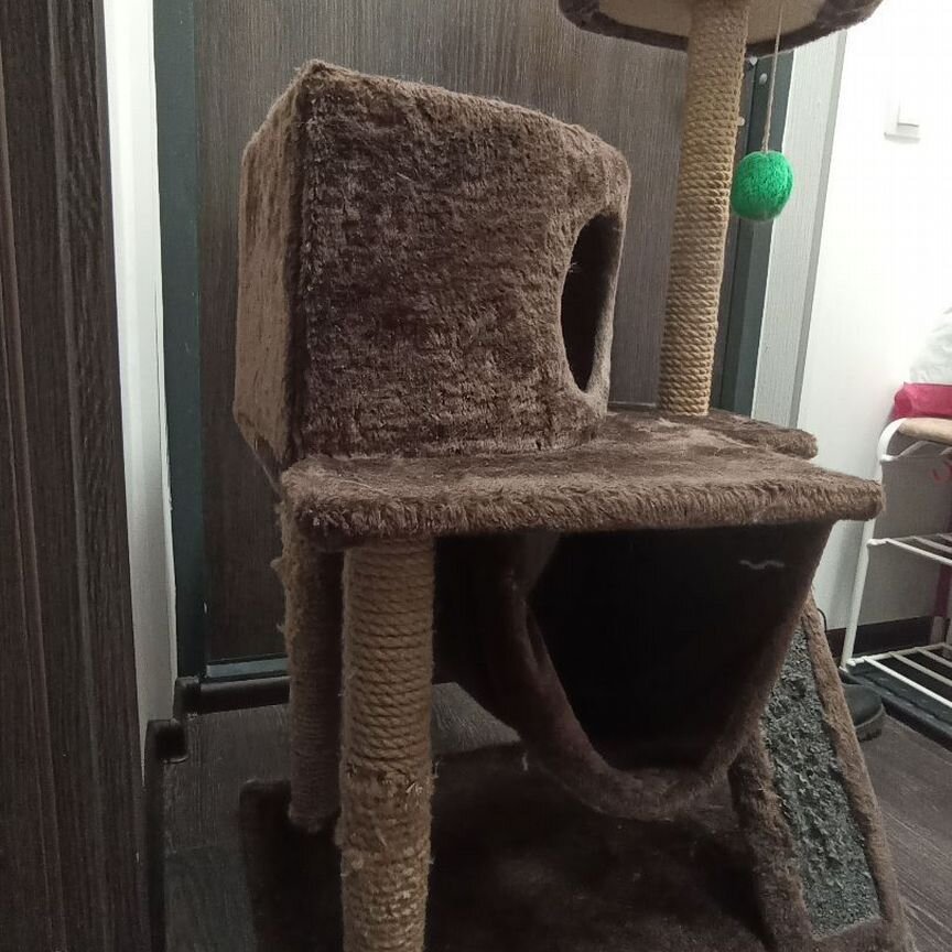 Кошачий домик с когтеточкой бу