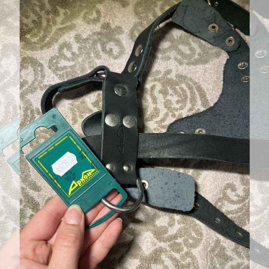 Шлейки и намордники для собак кожаные