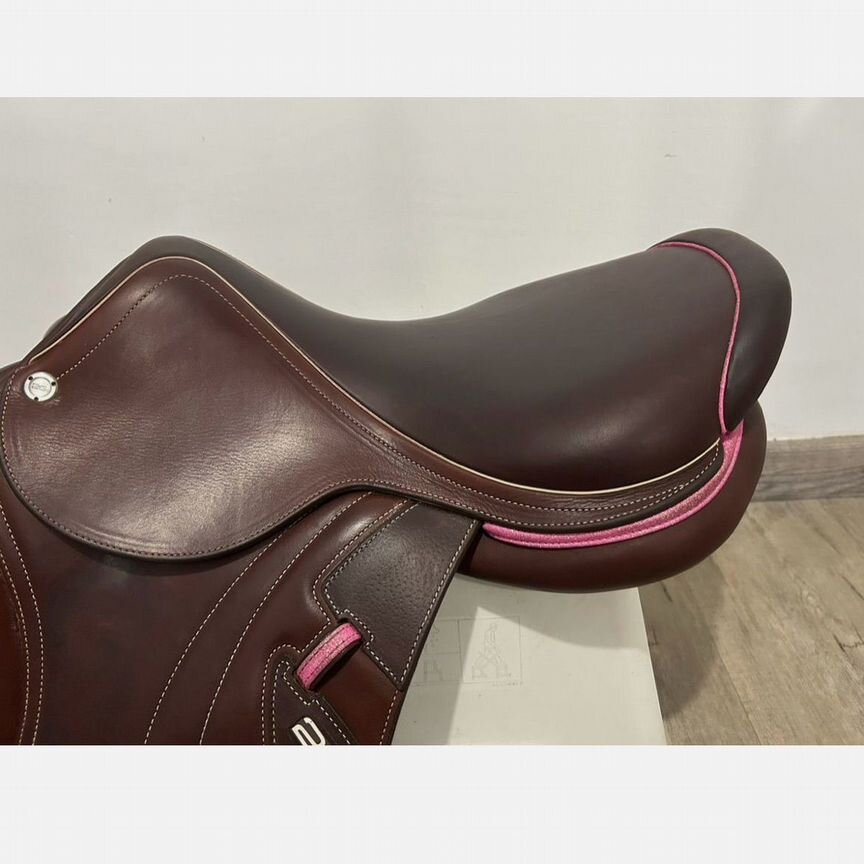 Седло для лошади CWD Mademoiselle 17 2 С Франция
