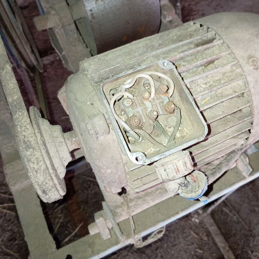 Зерноплющилка и сеноизмельчитель