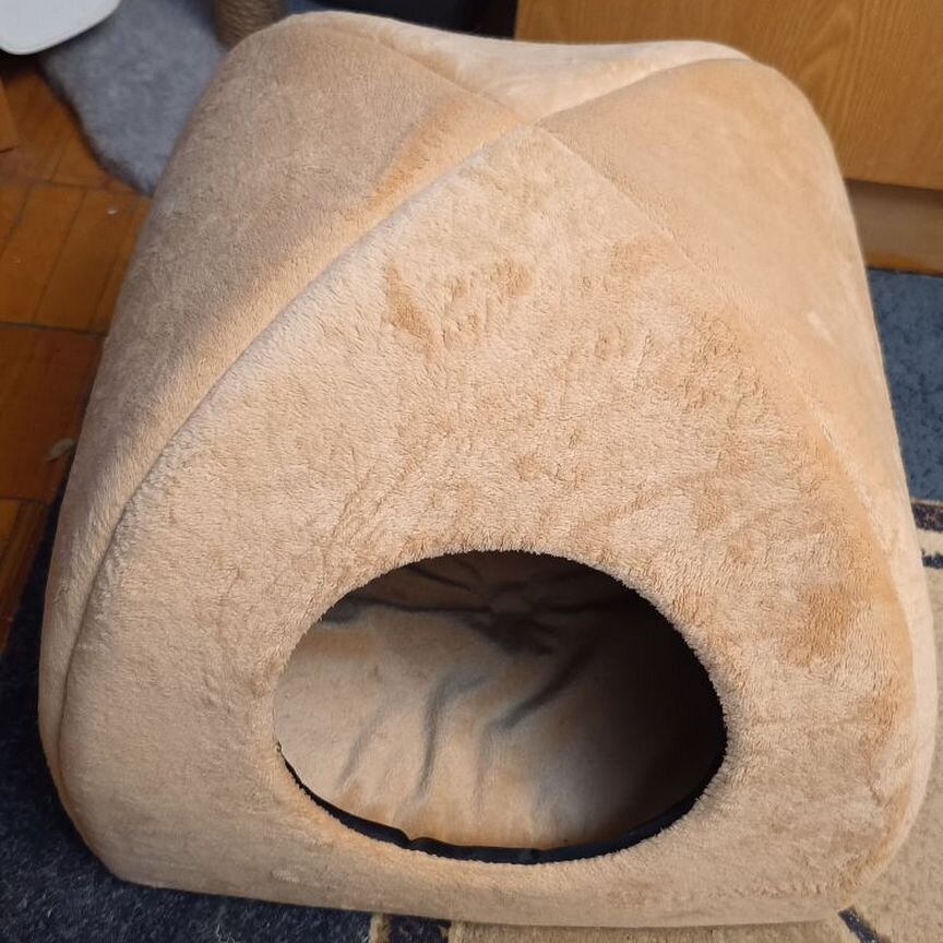 Домик для кошки с когтеточкой