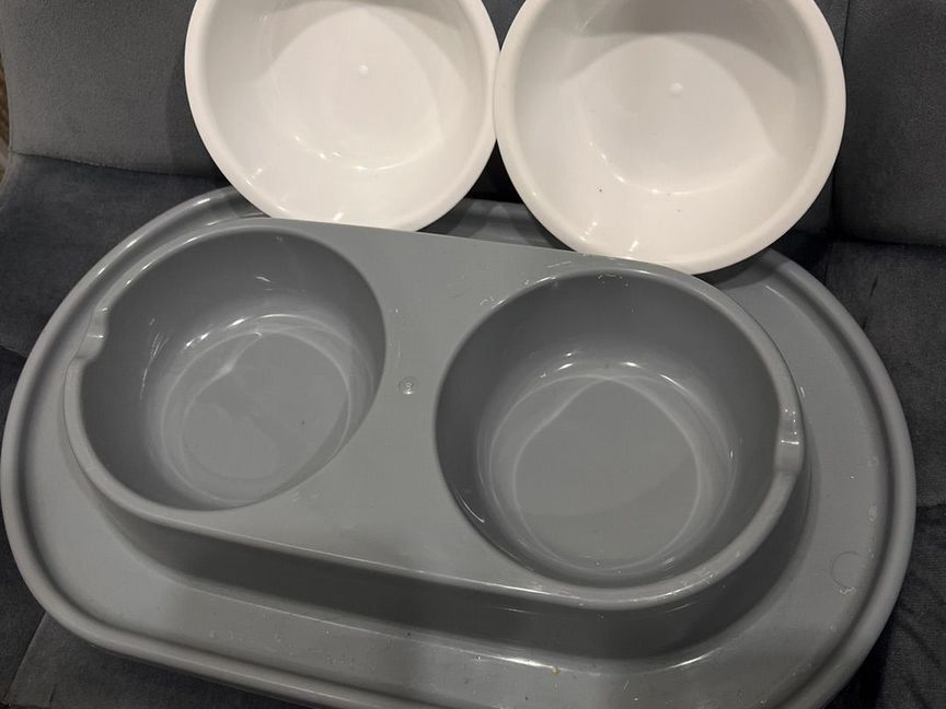 Лоток и миски для животных