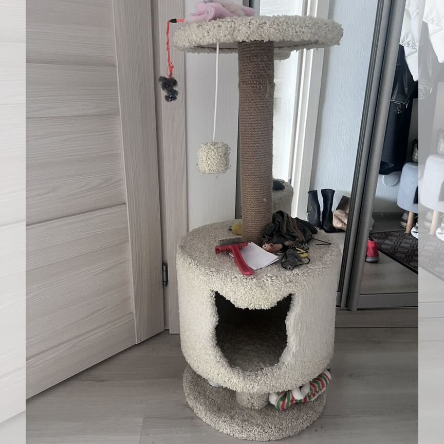 Когтеточка для кошек с домиком