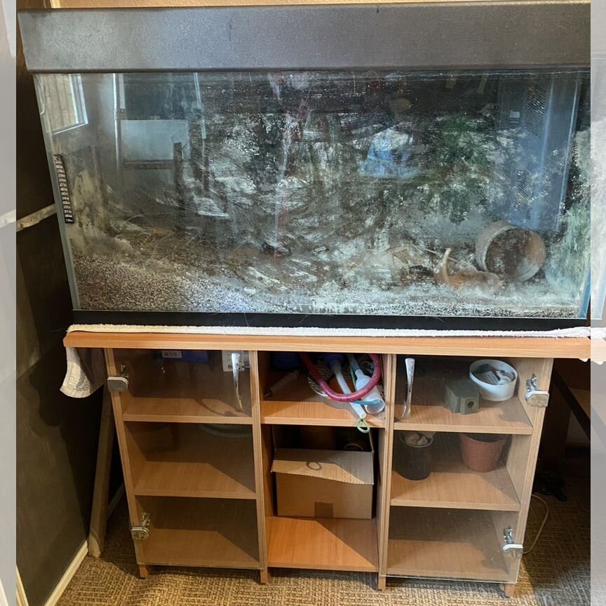 Аквариум с тумбой на 220 литров