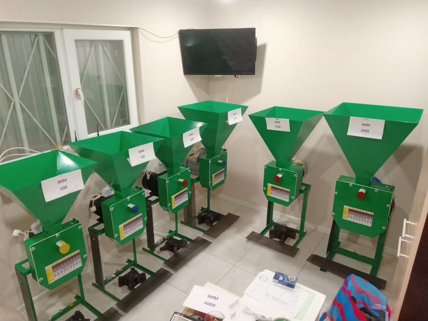 Зернодробилка зим