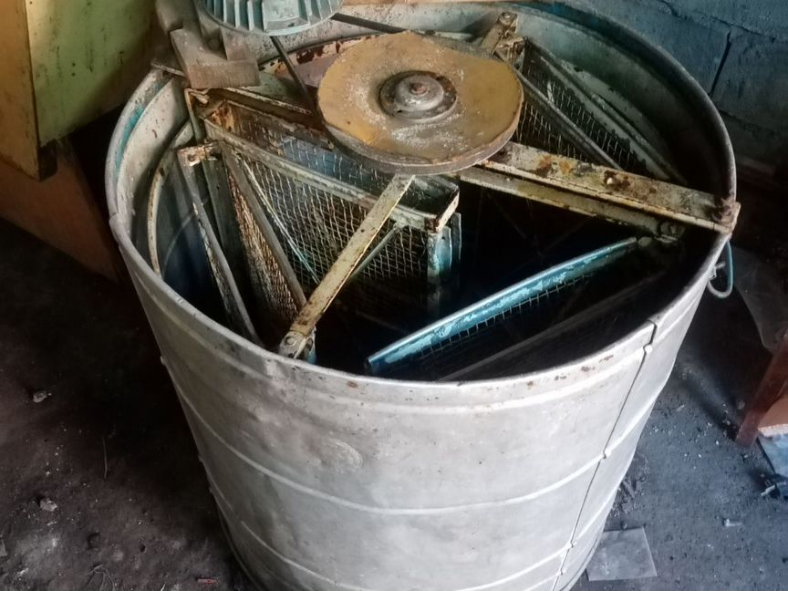 Медогонка 4 рамочная