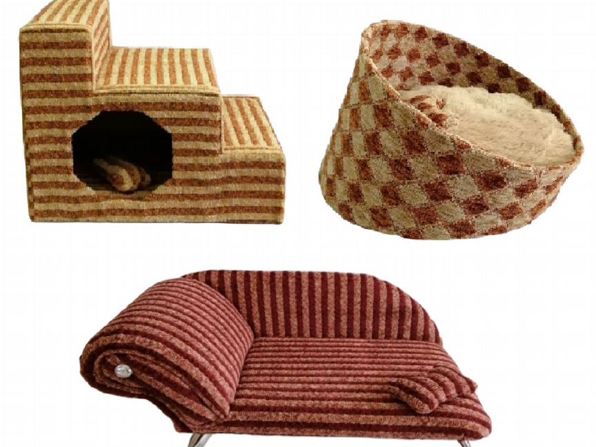 Домики для собак, дизайнерские лежанки и лесенки