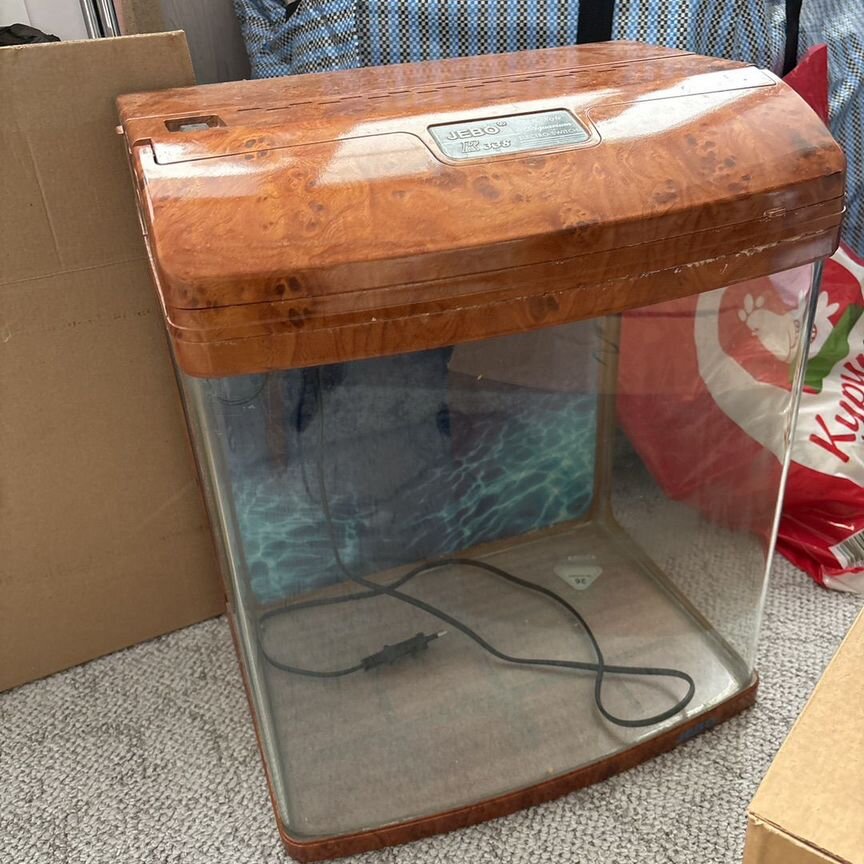 Аквариум 35л с кучей сопутствующих