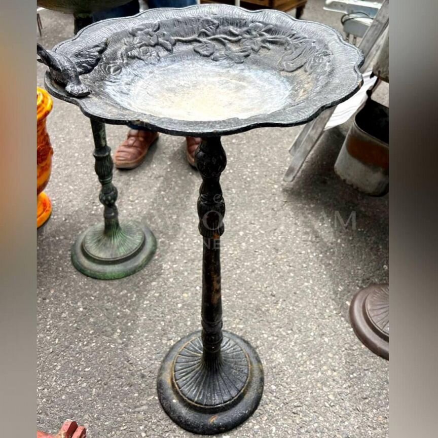 Поилка для птиц садовая чугун винтаж Франция