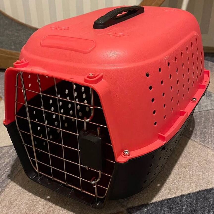 Переноска для кошек и маленьких собак