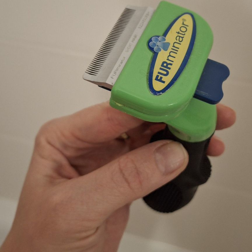 Фурминатор для собак и кошек