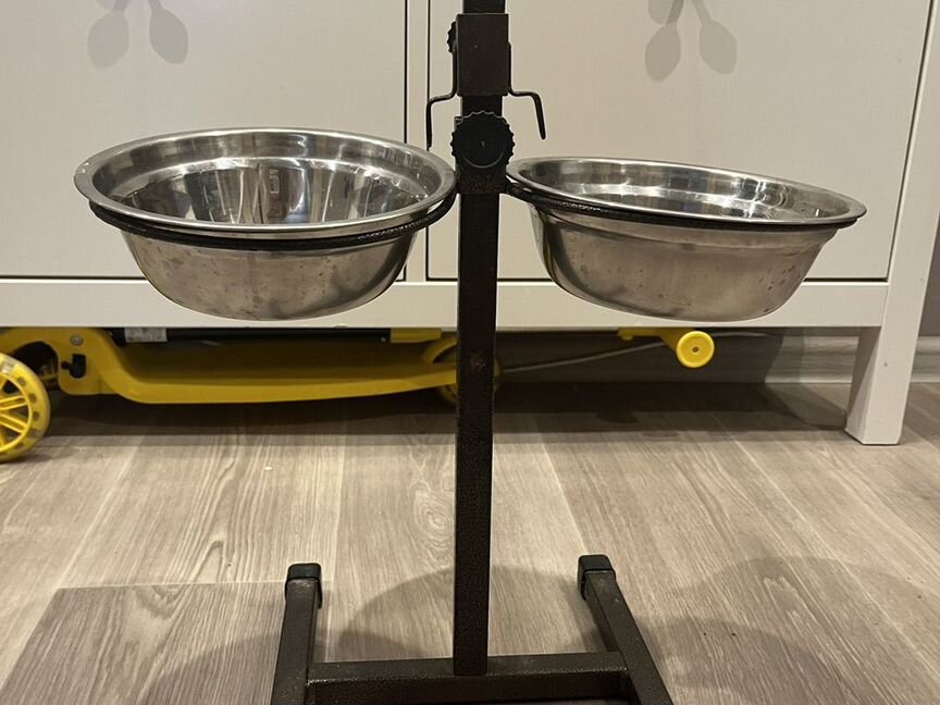 Стойка для собачих мисок