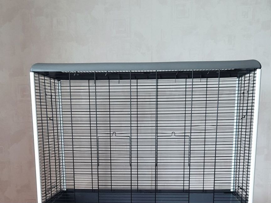 Большая клетка для птиц