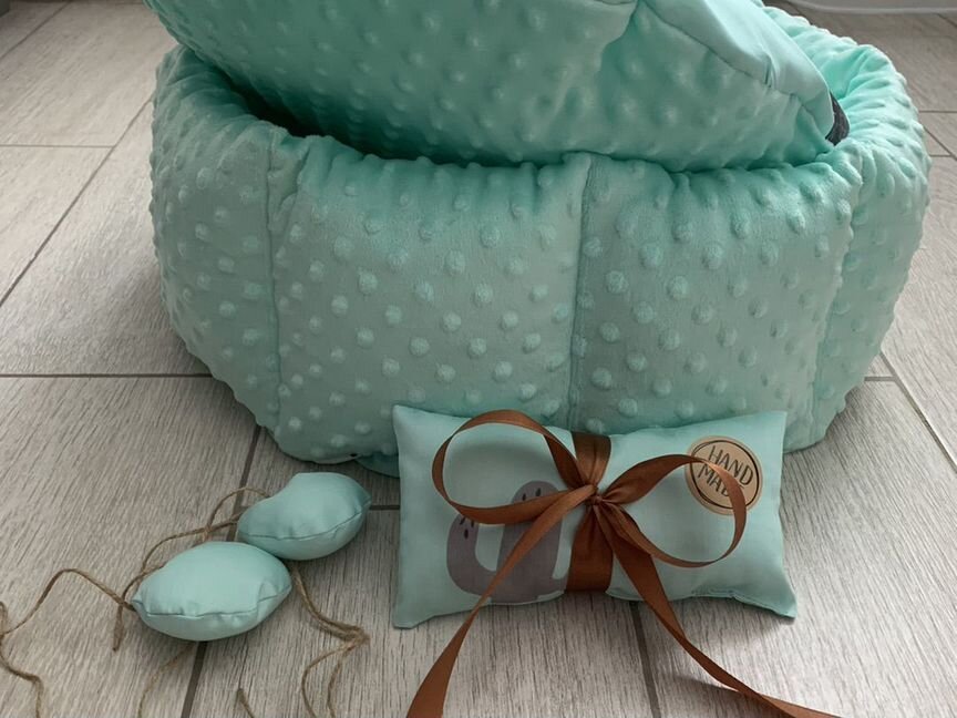 Лежанка для животных новая-мягкая