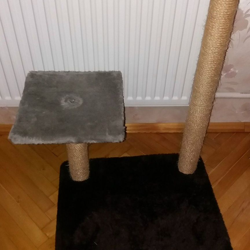 Когтеточка для кошек с лежанкой