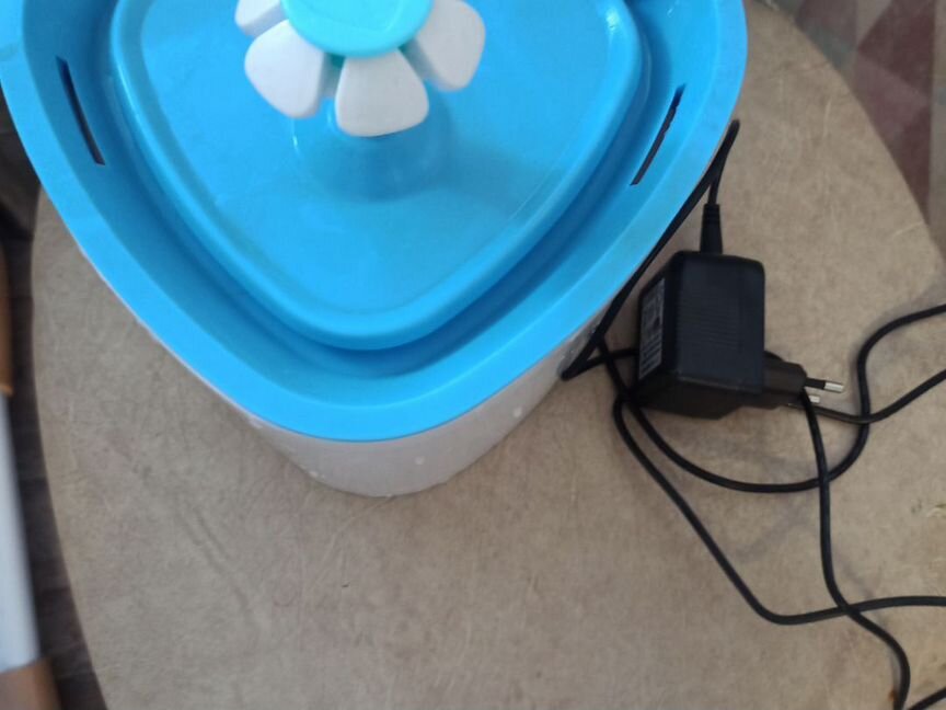 Фонтанчик для кошек