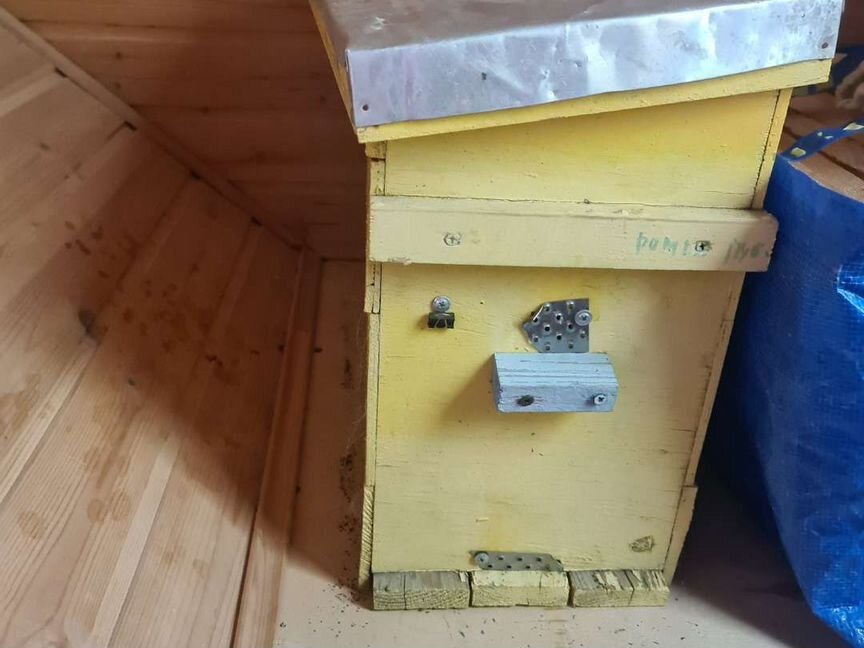 Улей для пчел. рамки для пчел