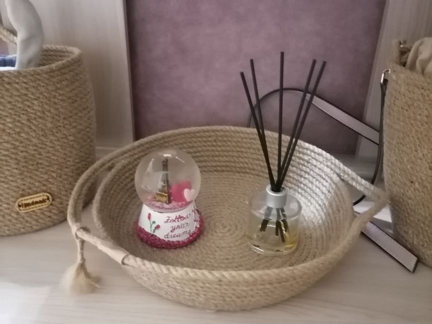 Корзина низкая с ручками, лежанки для жив, коврики