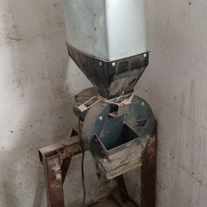 Зернодробилка