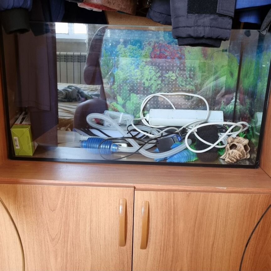 Аквариум с фильтром и светом и грунтом