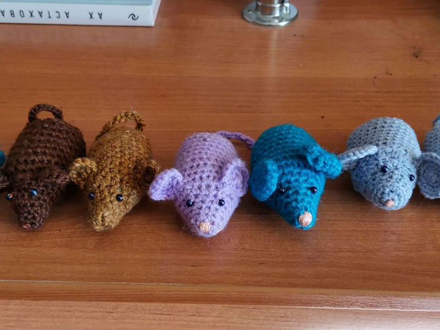 Мышки для кошек вязаные