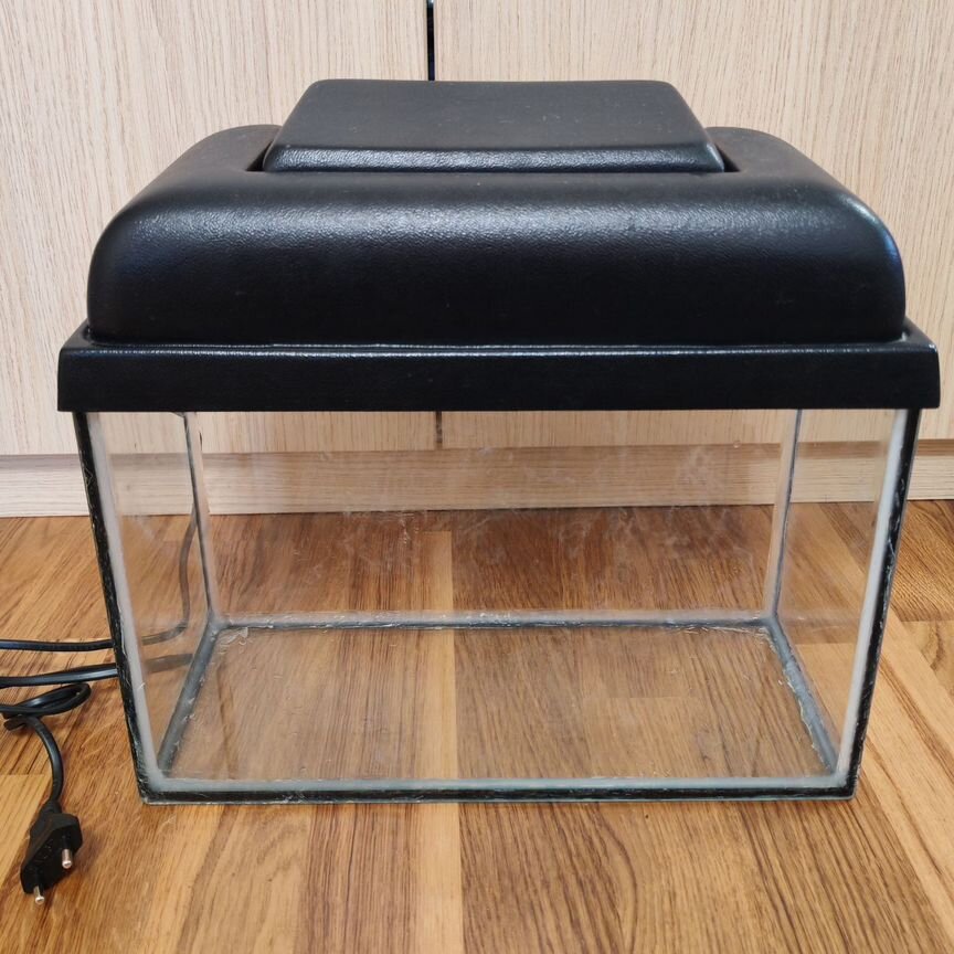 Аквариум с крышкой 10 литров