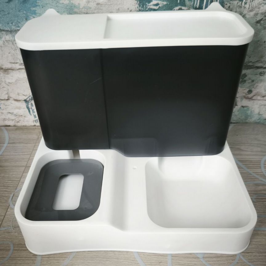 Автоматическая кормушка для кошек и собак