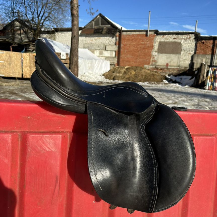 Седло для лошади
