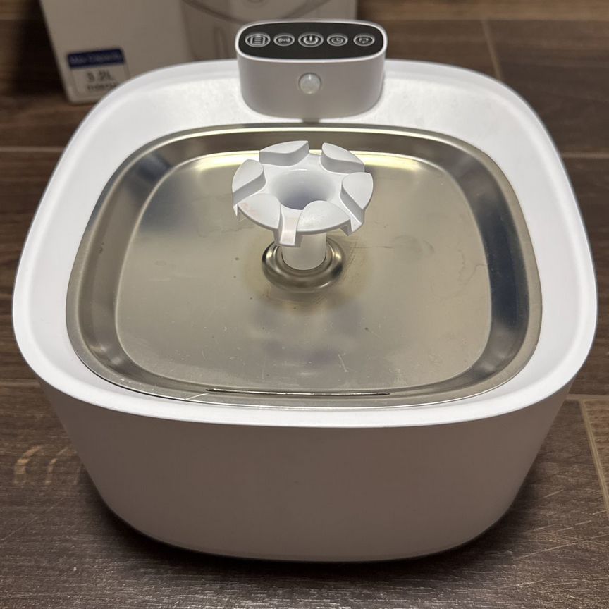 Автопоилка для кошек и собак с датчиком движения