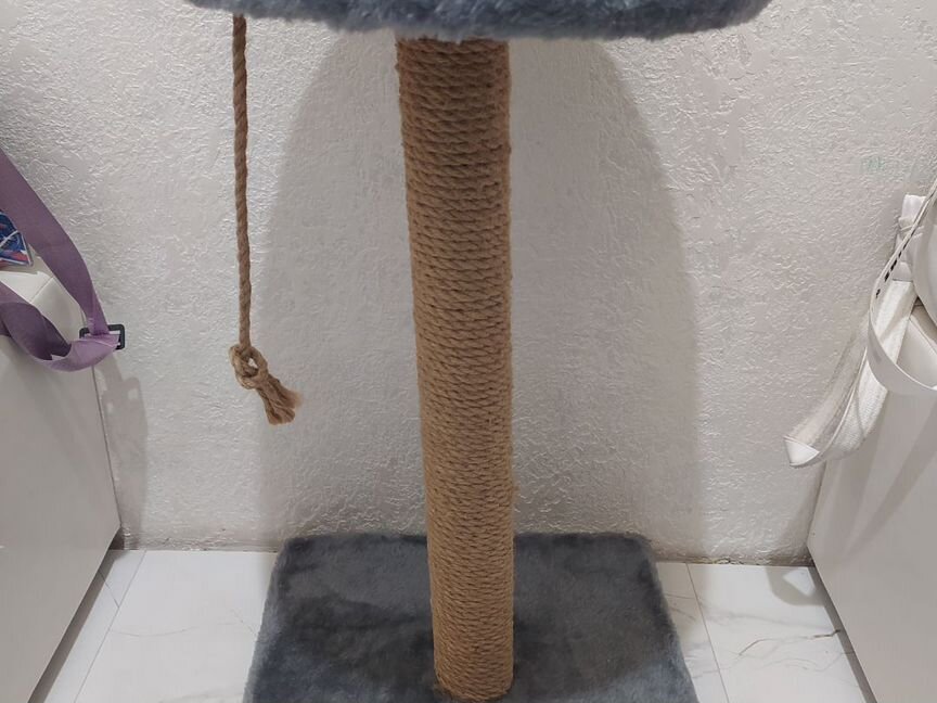 Когтеточка столбик с лежанкой