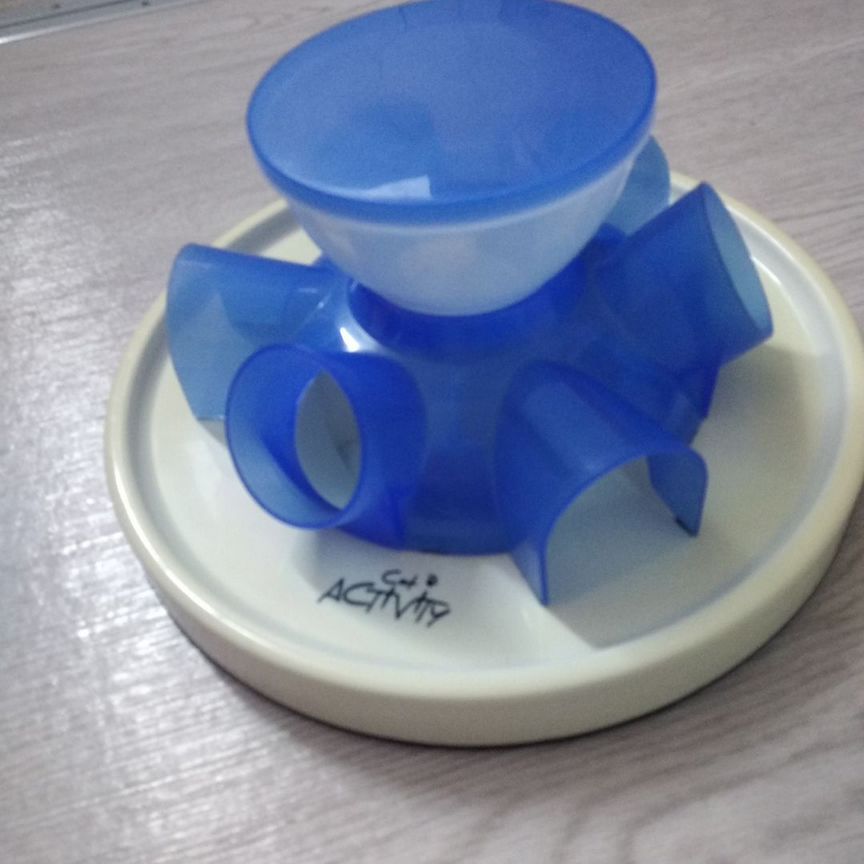 Кормушка-игрушка для кошек