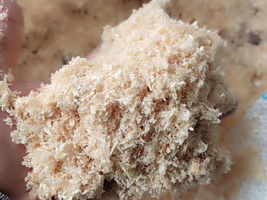 Опилки в мешках