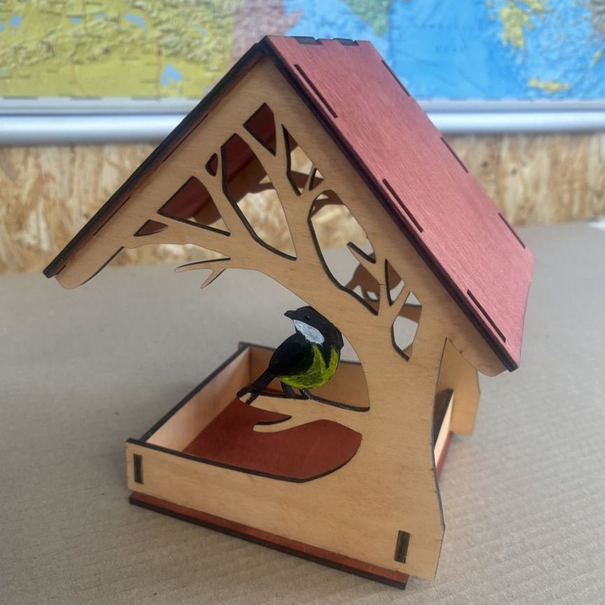 Кормушка для птиц