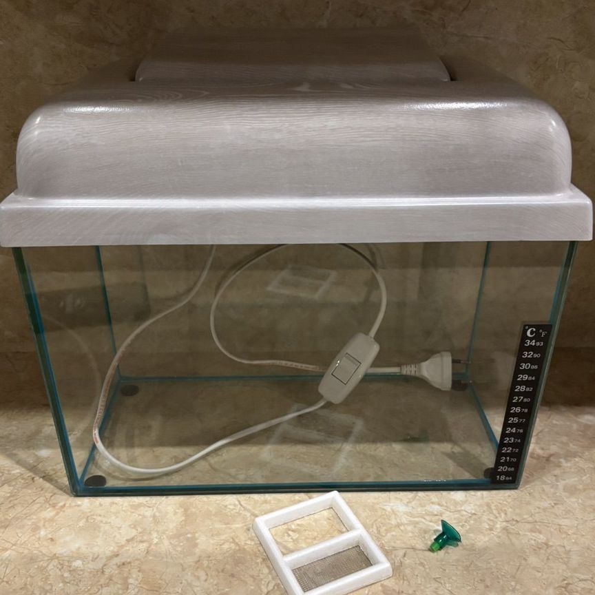 Аквариум с подсветкой 10 литров