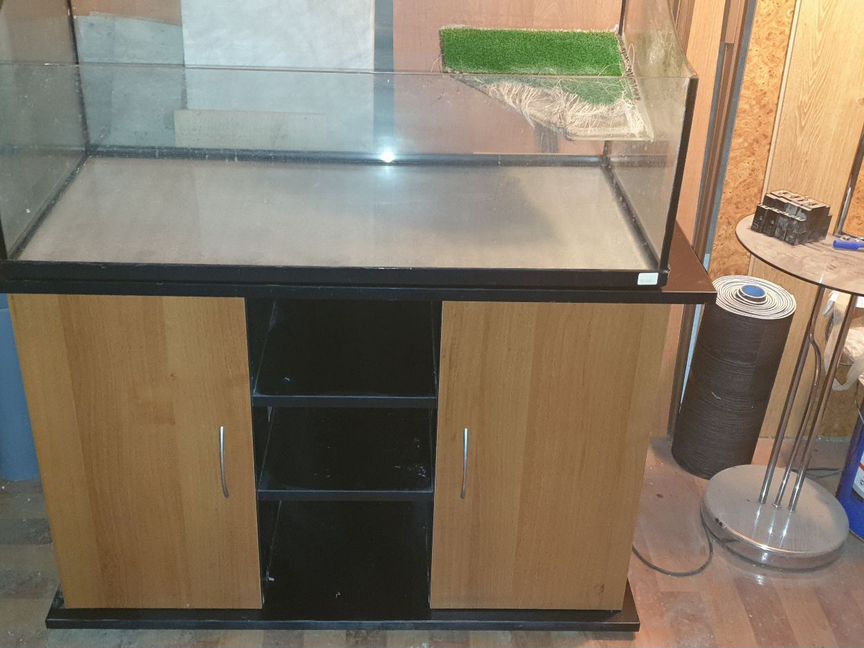 Терариум с тумбой на 150л